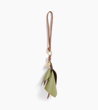 Le Tanneur Charms fleur en cuir grain&eacute;