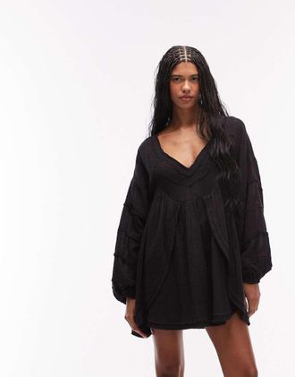 Asos Mini-H&auml;ngerkleid in verwaschenem Schwarz mit V-Ausschnitt und gewaschener Optik