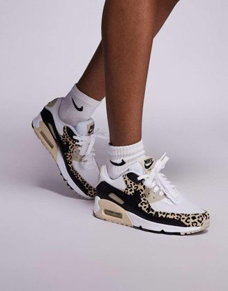 Nike Air Max 90 - Sneaker in Schwarz und mit Leopardenmuster