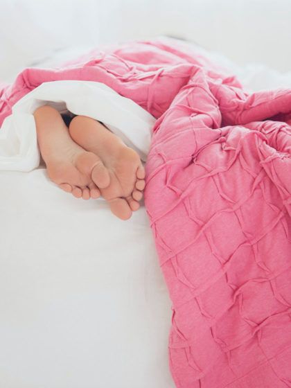 La couverture lestée est-elle le secret d’une bonne nuit de sommeil ?