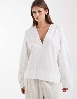 & Other Stories Ballonf&ouml;rmige Popeline-Bluse aus reiner Baumwolle in Wei&szlig; mit V-Ausschnitt