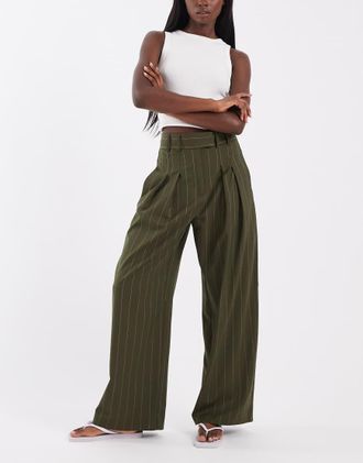 River Island Hose in Gr&uuml;n mit Nadelstreifen und weitem Bein