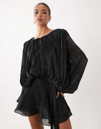 Lioness Elements - Minikleid aus hochgl&auml;nzendem Chiffon in Schwarz mit Drapierung, Ballon&auml;rmeln und Bindeg&uuml;rtel