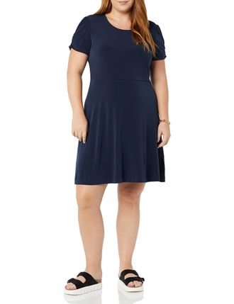 Amazon Essentials Damen Gerafftes A-Linien-Kleid mit kurzen Ärmeln und Rundhalsausschnitt (in Übergröße erhältlich), Marineblau, XXL