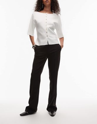 & Other Stories Elegante Slim-Fit-Hose mit ausgestelltem Bein in Dunkelbraun-Brown