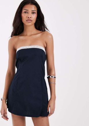 Motel Jeasamine - Tr&auml;gerloses Kleid in dunklem Marineblau mit Spitzendetail