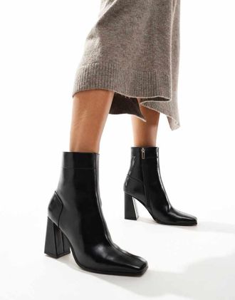 Asos Everest - Stiefel in Schwarz mit ausgestelltem Absatz