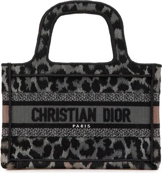 Dior mini sac &agrave; main Mizza Leopard Book Tote en toile brod&eacute;e (2021) - Gris