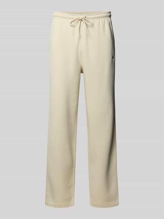 Nike Sweatpants mit Logo-Stitching und Eingrifftaschen