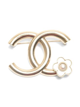 Chanel broche Camellia (2018) - Or