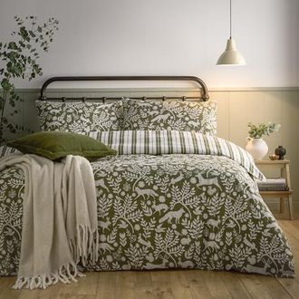 furn. Skandi Woodland Bettbezug-Set - Wendbare gestreifte Bettwäsche mit skandinavischem Waldtier-Design (Thymiangrün - Doppelbett)