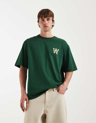 Wood Wood Liam - T-Shirt aus 100% Baumwolle in Dunkelgr&uuml;n mit AA-Logo