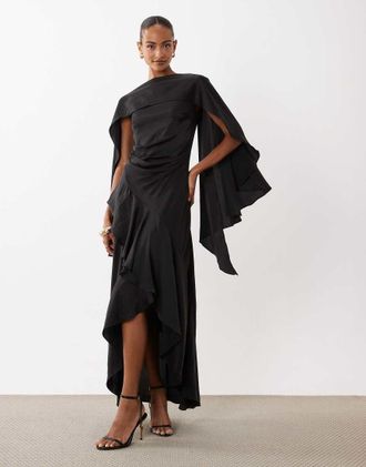 Tfnc Robe longue en satin avec haut effet cape et jupe portefeuille - Noir