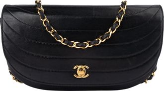 Chanel Crossbody Bags - Chanel Stitching Lambskin 24K Gold Halfmoon Single - Gr. unisize - in Schwarz - f&uuml;r Damen