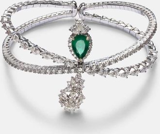 Yeprem Armreif Reign Supreme aus 18kt Weißgold mit Diamanten und Smaragd