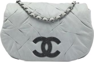 Chanel Pre-owned Sac bandouli&egrave;re vintage iris&eacute; en cuir de veau - Femme - Pre-owned - Gris - Taille: ONE Size