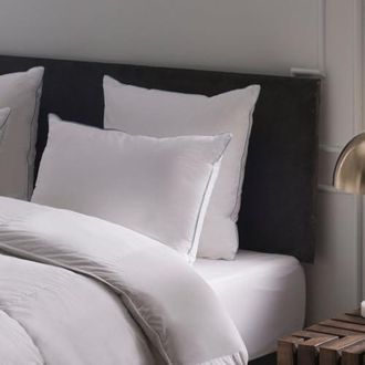 Drouault | Oreiller Medium 60x60 | 70% Duvet de Canard | Stellaire | Extra Gonflant et Anti-Acariens Naturel | Enveloppe Percale de Coton Finition Denim | Fabr