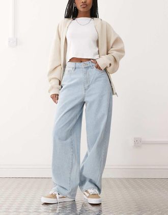 Obey Leah - Baggy Denim-Jeans in hellblauer Waschung