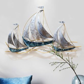 Generic Dreidimensionale Wanddekoration aus Metall mit einem blauen Segelboot (3-teilig), 86 x 53 cm, Antik-Finish Bootsliebhaber