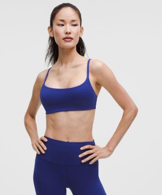lululemon Wunder Train BH mit Racerback-Tr&auml;gern Leichter Halt A/B-Cups f&uuml;r Frauen - Gr&ouml;&szlig;e 12 in Deep Sea Blue