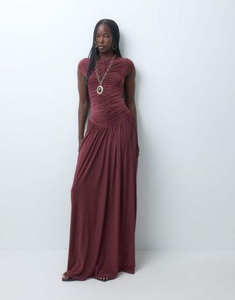 Asos robe longue fluide &agrave; devant fronc&eacute; et jupe ample en figue-VIOLET