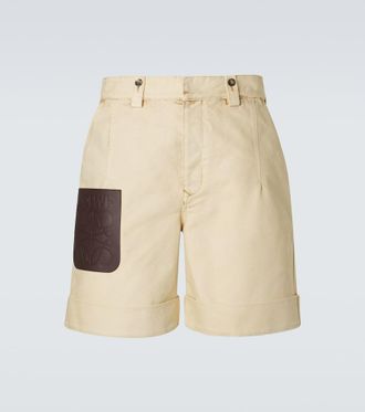 Loewe Shorts Anagram aus Baumwoll-Twill mit Leder
