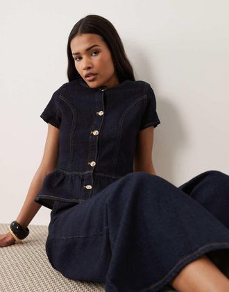 Miss Selfridge Top densemble en denim &agrave; manches courtes et ourlet &agrave; basque - Indigo-Bleu