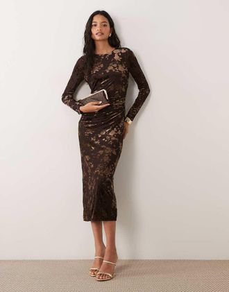New Look robe midi &agrave; manches longues floqu&eacute;e marron