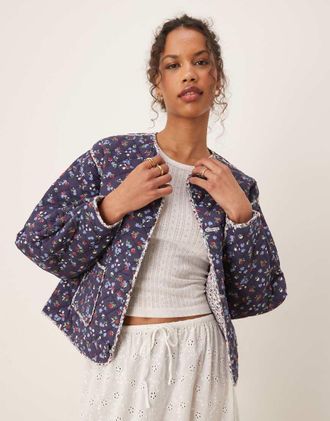 Nobody's Child Gesteppte Wendejacke in Cremewei&szlig; mit kleinem Blumenmuster