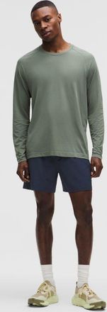 lululemon Short Pace Breaker doubl&eacute; pour Hommes - 13 cm - Bleu - Taille L