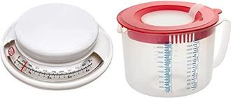 Dr. Oetker 1531 Backwaage Ø 17 cm, analoge Haushaltswaage (Farbe: weiß) & Mess- und Rührbecher 2,2 L, Messbecher mit unterschiedlichen Messskalen (Farbe: Rot/Tra