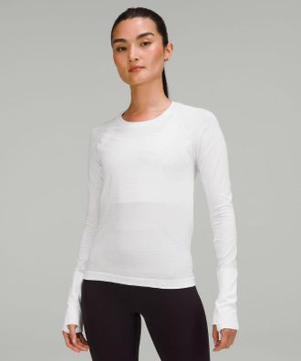 lululemon Swiftly Tech Langarmshirt 2.0 Taillenl&auml;nge f&uuml;r Frauen - Gr&ouml;&szlig;e 10 in White