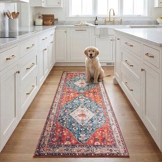 Safavieh Traditionell Teppich f&uuml;r Rug Ideal f&uuml;r stark frequentierte Bereiche - Maschinenwaschbar und rutschfest - Tucson Collection, Kurzer Flor, in Beige und 