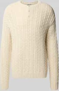 Review Kabelgestrickter Pullover mit Henley-Kragen