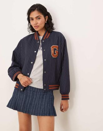 GANT Bomber style universitaire à fines rayures - Bleu marine