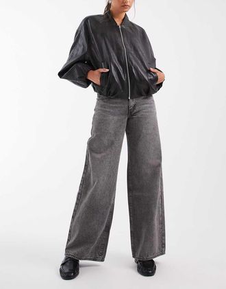 Levi's jean en denim coupe large mi-longue d&eacute;lav&eacute; gris