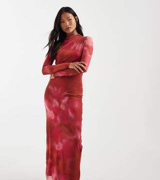 Vero Moda Petite Robe longue drap&eacute;e en tulle &agrave; manches longues avec imprim&eacute; marbr&eacute; - Rose et orange