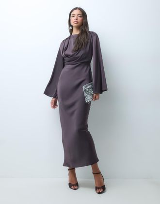 Asos robe longue drap&eacute;e &agrave; manches &eacute;vas&eacute;es brun raisin-Marron