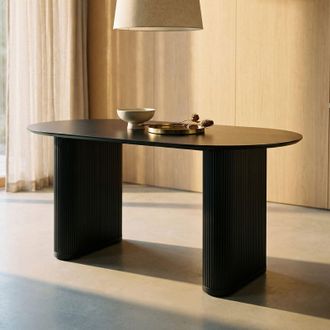 IDIMEX Esstisch Maxim schwarz - moderner Tisch 160 x 90 cm, Design K&uuml;chentisch oval mit S&auml;ulenbeinen und Lamellen, Esszimmertisch f&uuml;r 6 Personen