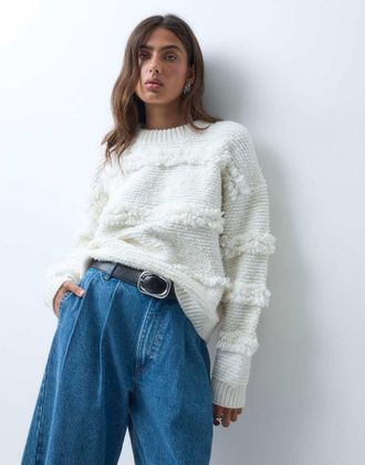 Asos Strickpullover in lockerer Passform mit Quastendetail in Ecru-Wei&szlig;