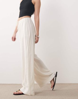 Abercrombie & Fitch Pantalon effet froiss&eacute; &agrave; enfiler - Cr&egrave;me-Blanc