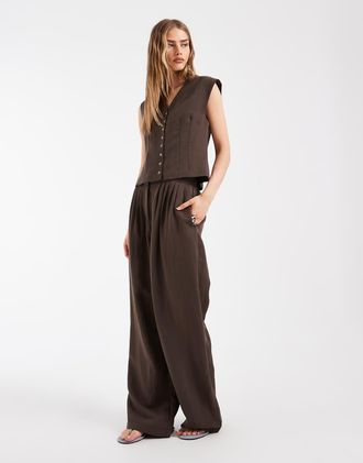 Object Elegante Loose-Fit-Hose in schokobrauner Leinenoptik mit Bundfalten, Kombiteil
