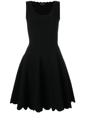 Alexander McQueen robe courte &agrave; ourlet festonn&eacute; - Noir