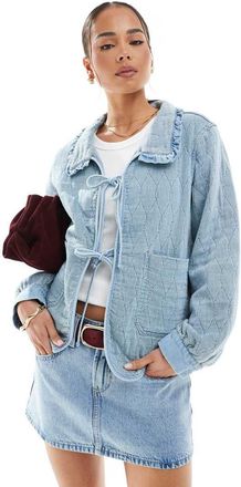 Only Gesteppte, vorne gebundene Hemdjacke aus hellblauem Denim mit R&uuml;schenkragen