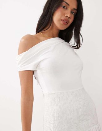 the frolic Exclusivit&eacute; - The Frolic - Robe mi-longue &agrave; &eacute;paules d&eacute;nud&eacute;es et taille fronc&eacute;e en jersey - Blanc