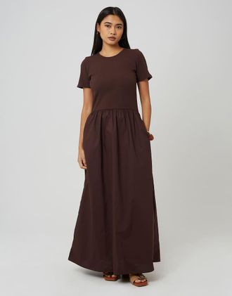 Brave Soul Robe longue en jersey et popeline m&eacute;lang&eacute;s &agrave; col ras de cou - Chocolat-Marron