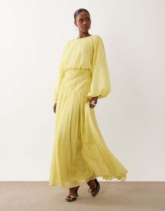 Asos robe longue &agrave; manches longues style blouson avec d&eacute;tail taille fronc&eacute;e en jaune