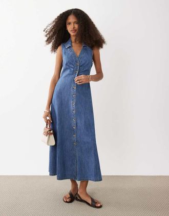 New Look &Auml;rmelloses, gerafftes Midi-Jeanskleid in Mittelblau