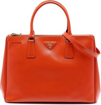 Prada Hobo Bags - Medium Saffiano Vernice Galleria Double Zip Satche - Gr. unisize - in Orange - f&uuml;r Damen
