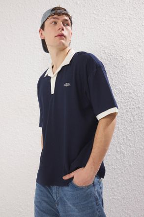 Trendyol MAN Jungen Dunkelblau Slogan Kurz Oversize Poloshirts